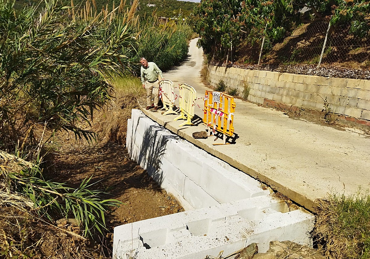 Vélez-Málaga mejora cinco caminos rurales con una inversión de 358.000 euros | Diario Sur